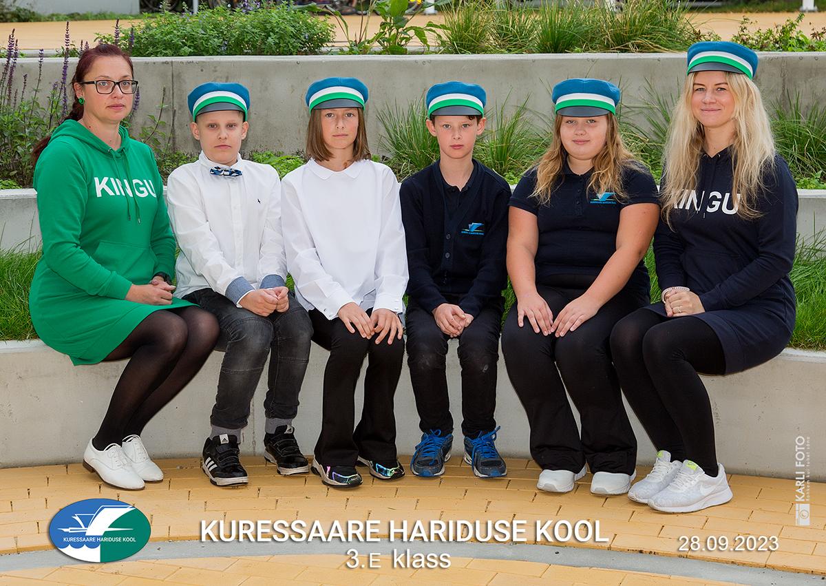 Foto avaneb modaalaknas